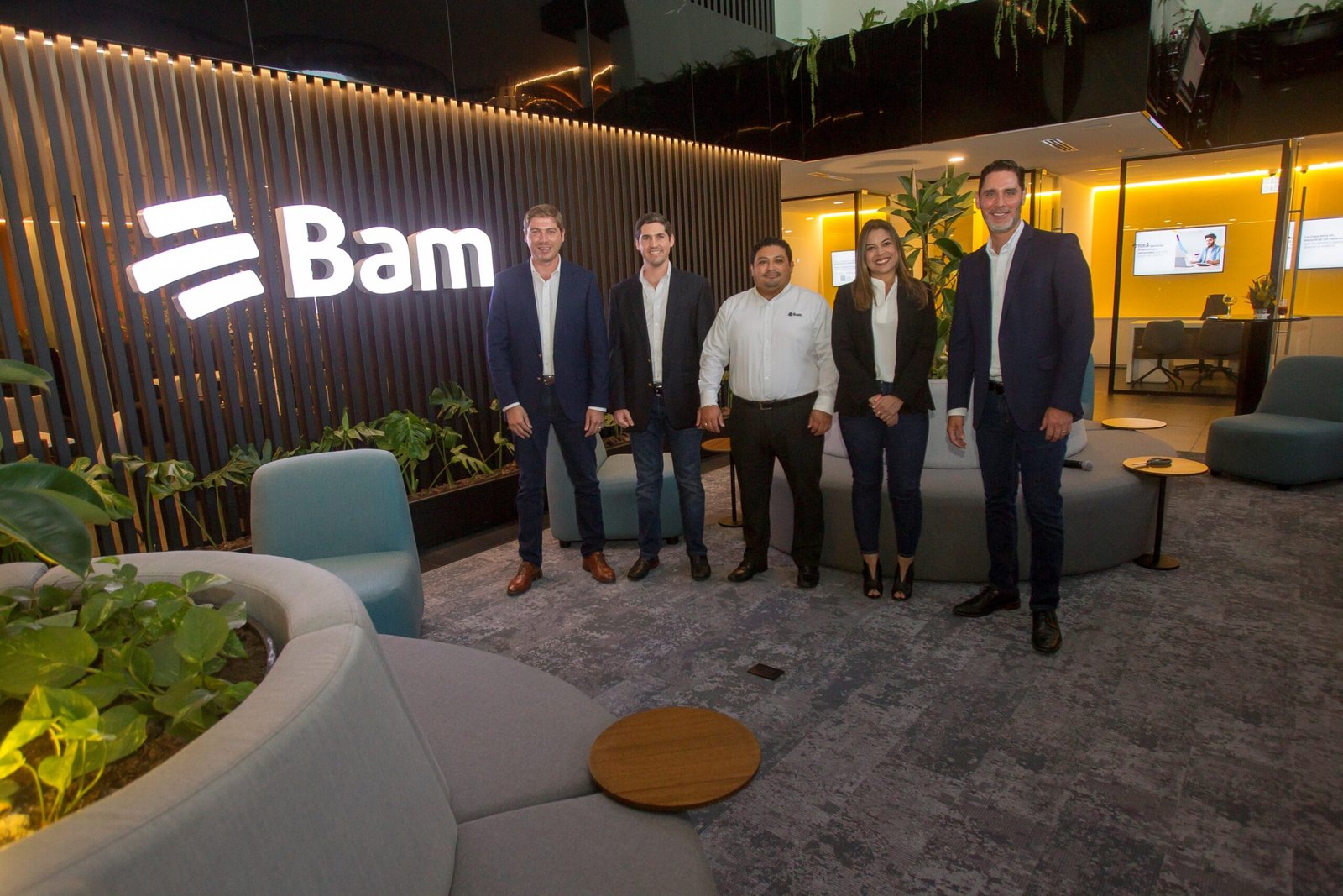 Bam inaugura su renovada, innovadora y cercana Agencia Central - DG gt ...