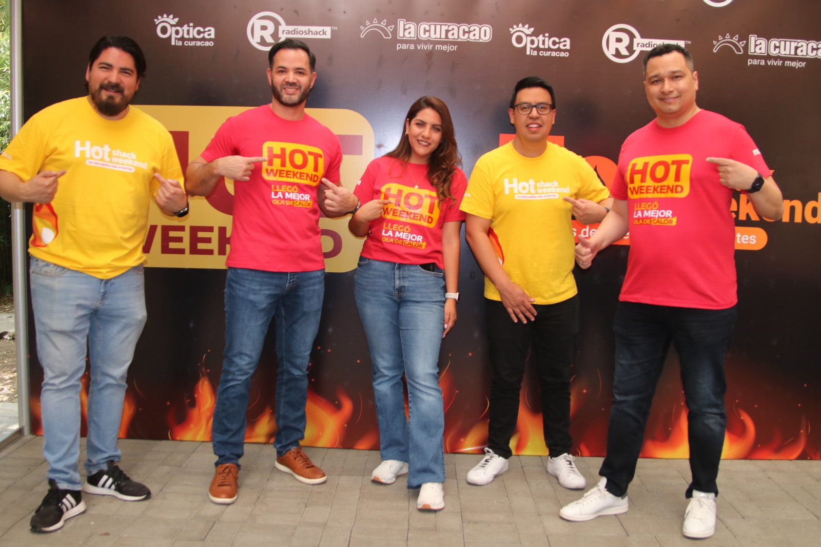 El Hot Weekend llega a la Curacao y a RadioShack - DG gt Magazine